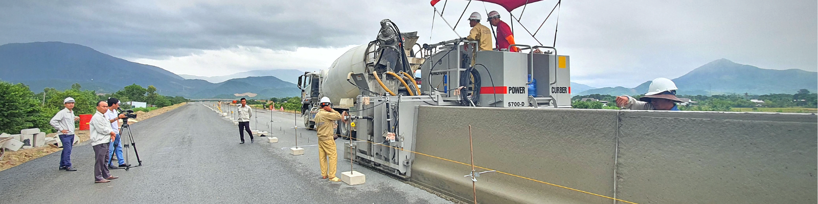 Power Curbers Creates First Slipform Barrier in Vietnam